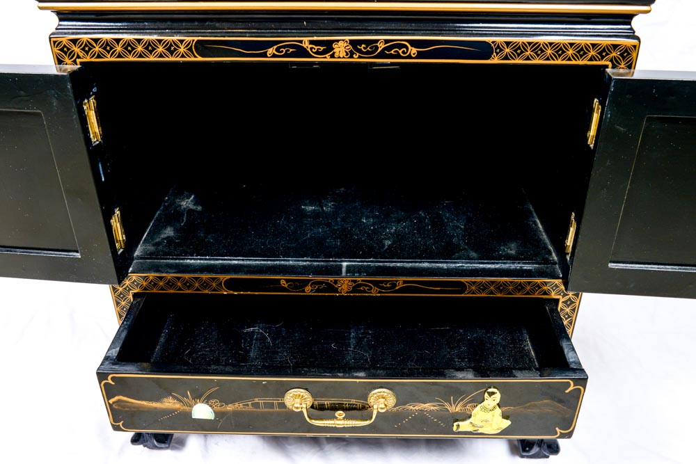 Chinoiserie Table with Shell Inlay | EBTH