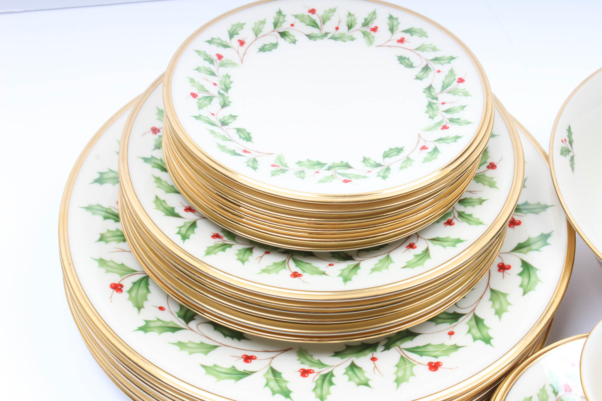 Lenox "Holiday" China Place Settings for Six | EBTH