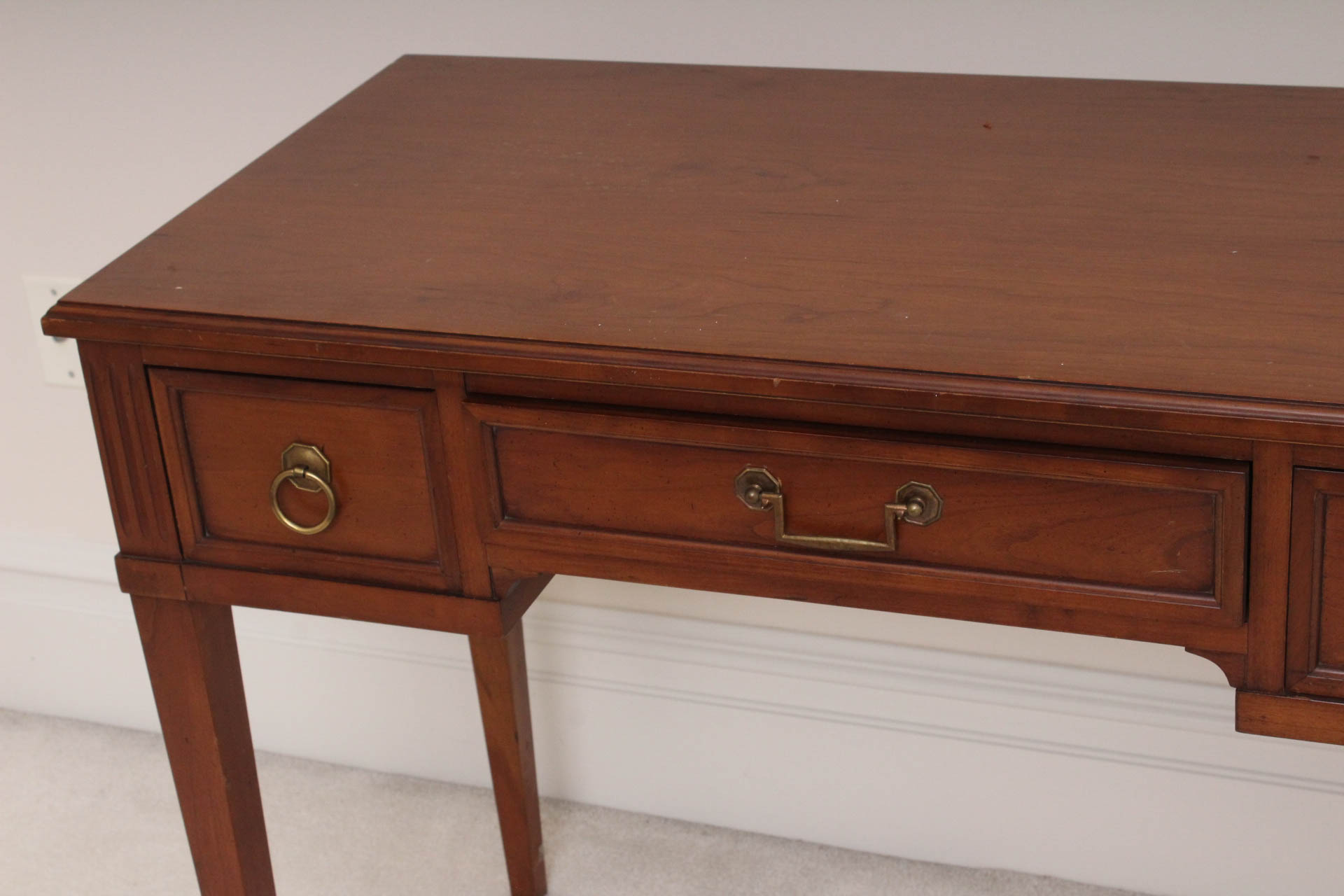 Henredon "Heritage" Cherry Desk | EBTH