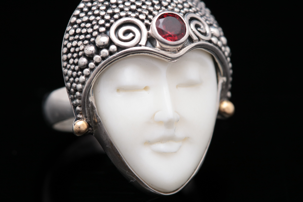 Robert Manse Sterling Silver, 18K Gold, Bone and Garnet Ring | EBTH