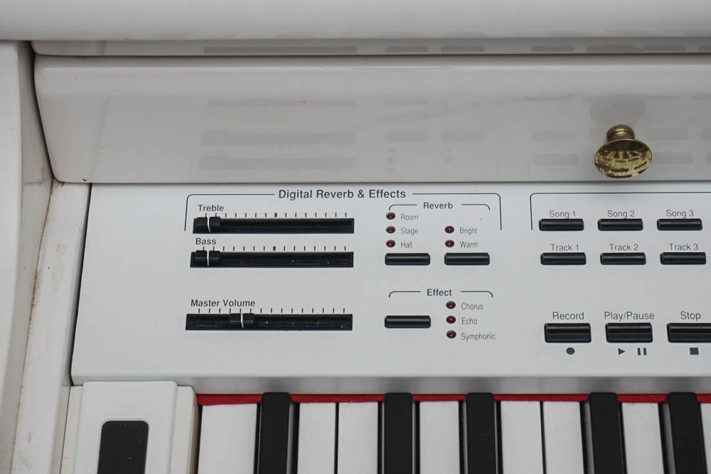 Kurzweil Mark 10 White Digital Piano | EBTH