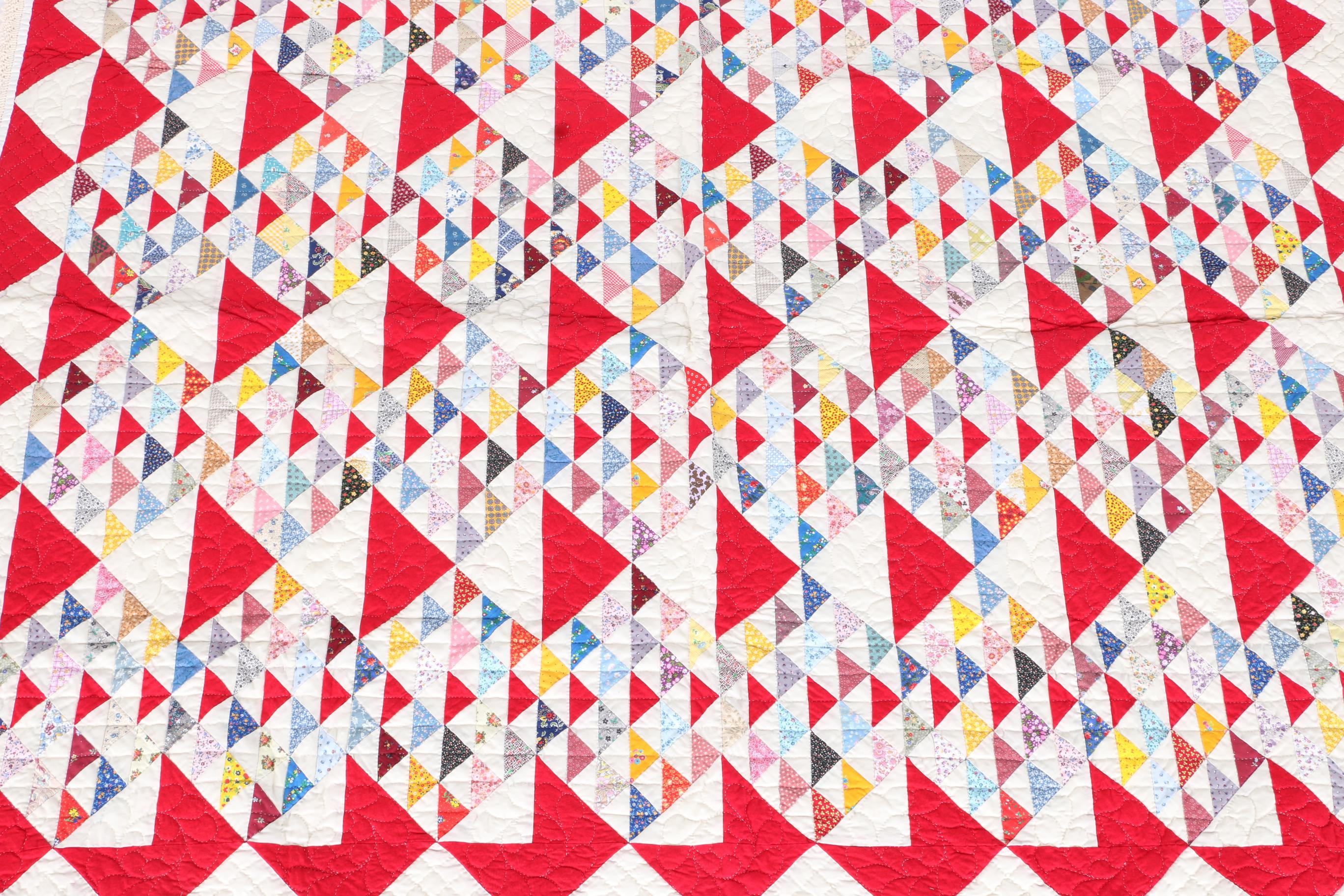 Vintage Diamond Pattern Quilt | EBTH