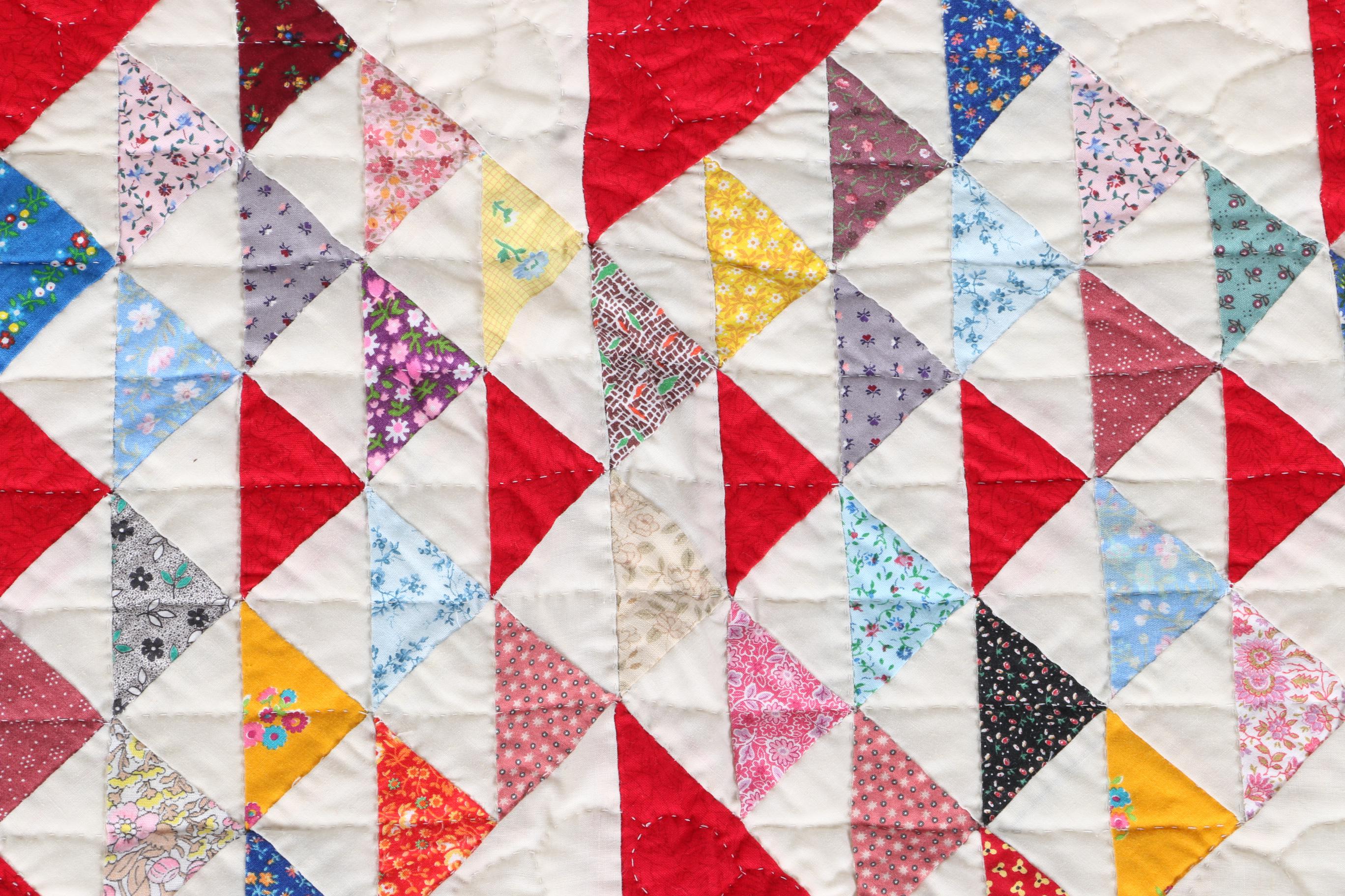 Vintage Diamond Pattern Quilt | EBTH