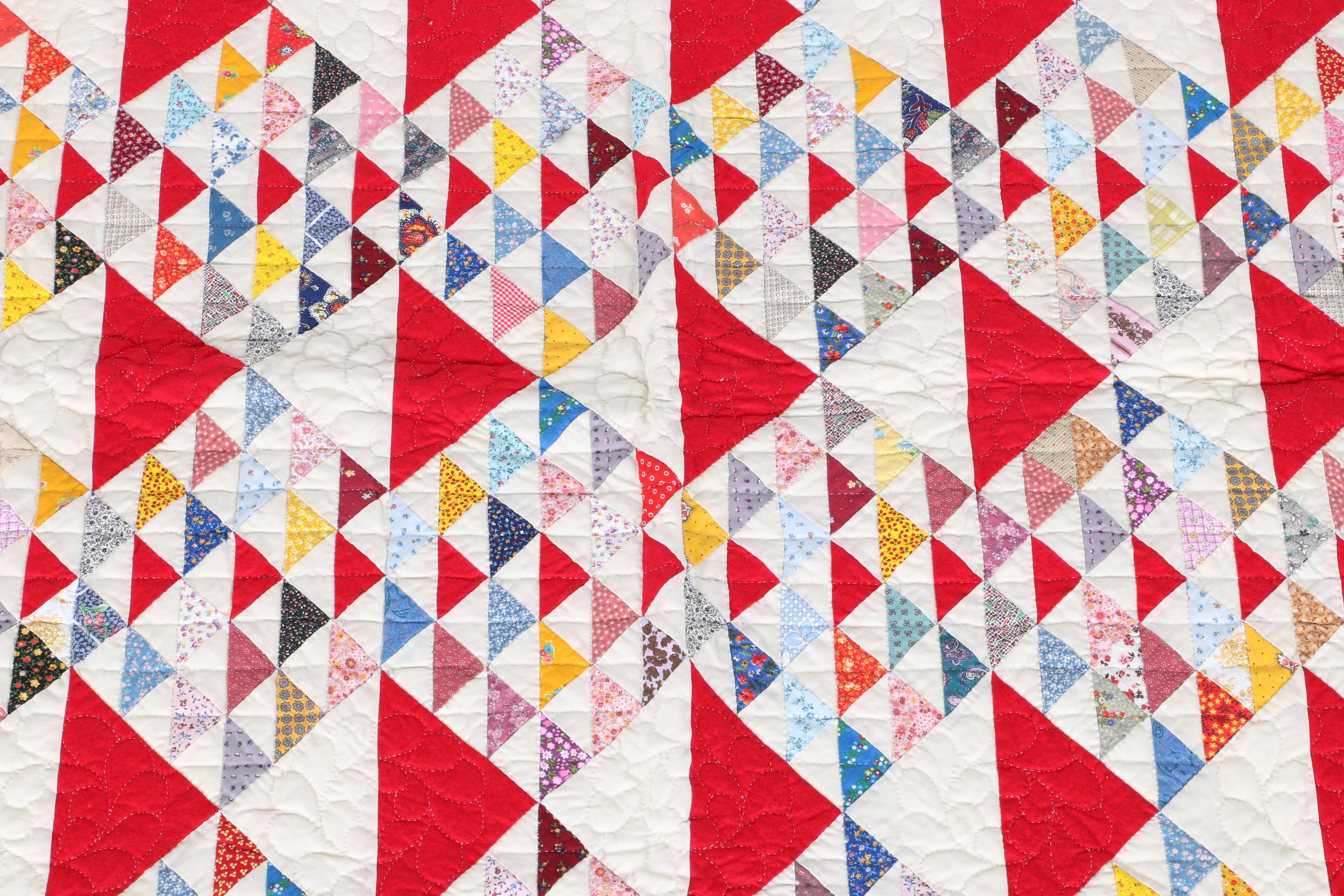 Vintage Diamond Pattern Quilt | EBTH