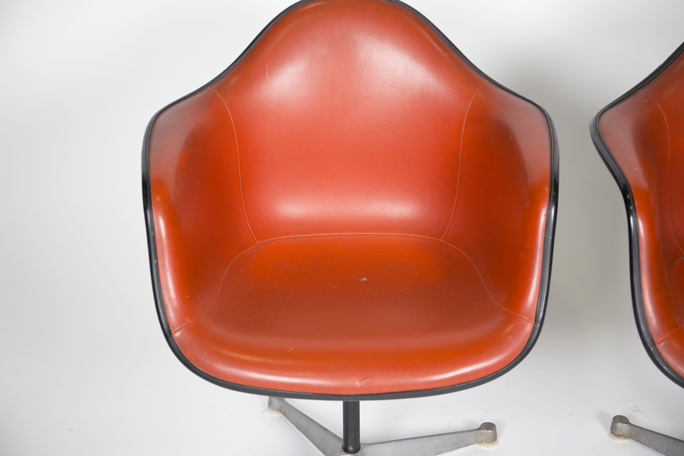 Mid Century Modern Shell Chairs by Herman Miller | EBTH