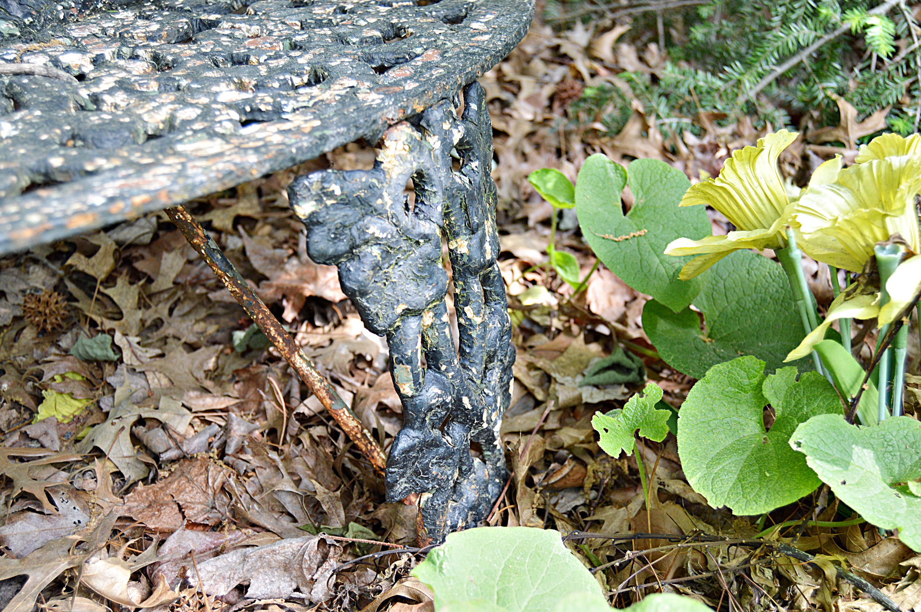 Vintage Cast Iron Circular Tree Surround Bench | EBTH