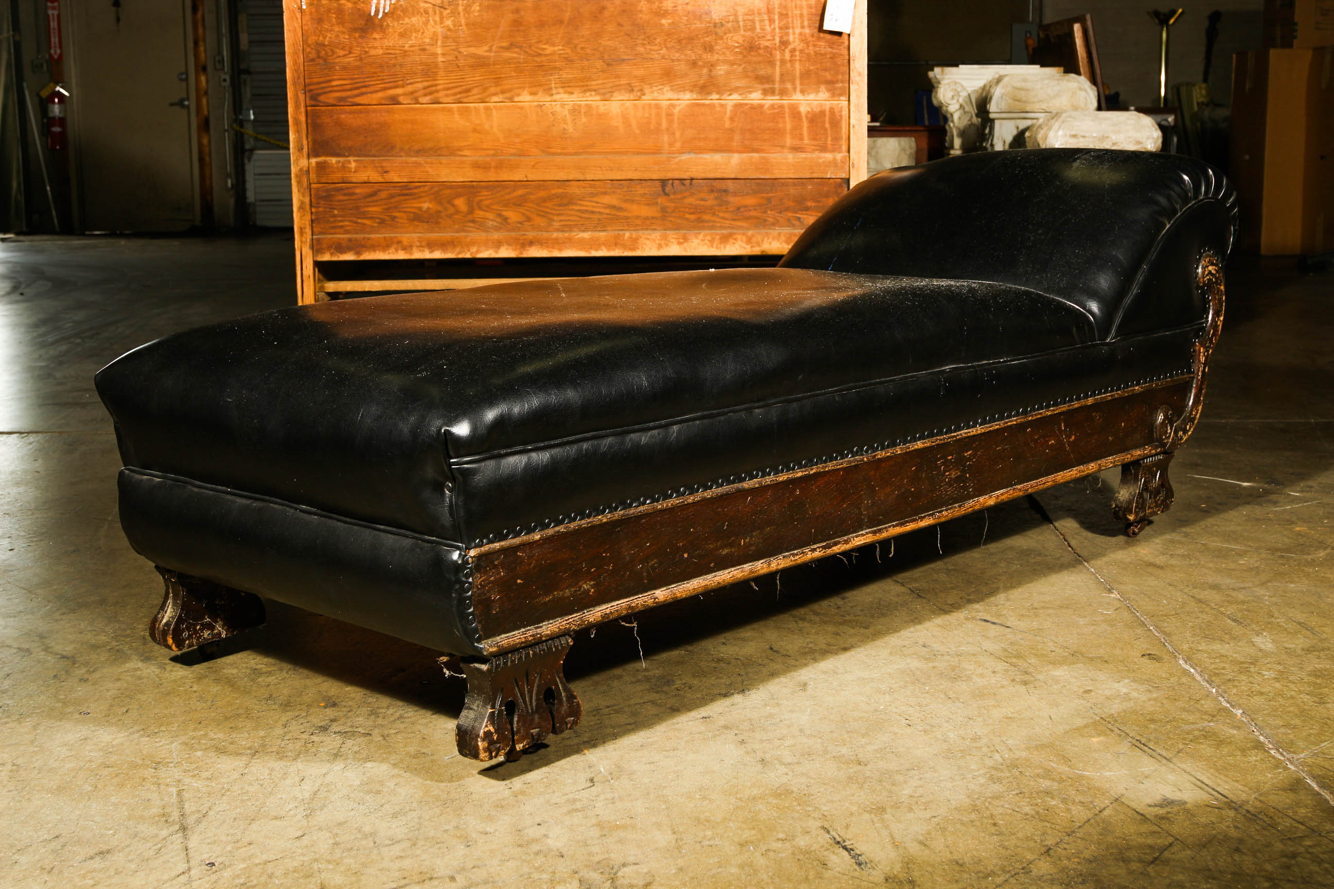 Vintage Gothic Inspired Black Leather Chaise Lounge | EBTH