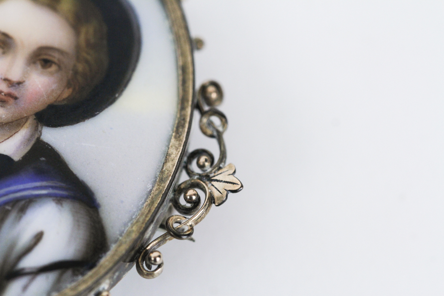 Victorian Painted Porcelain Portrait Brooch | EBTH
