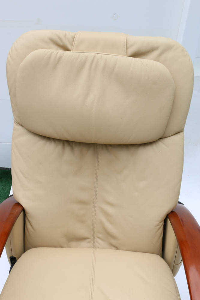 HTT-10CRP Robotic Human Touch Home Massage Chair | EBTH