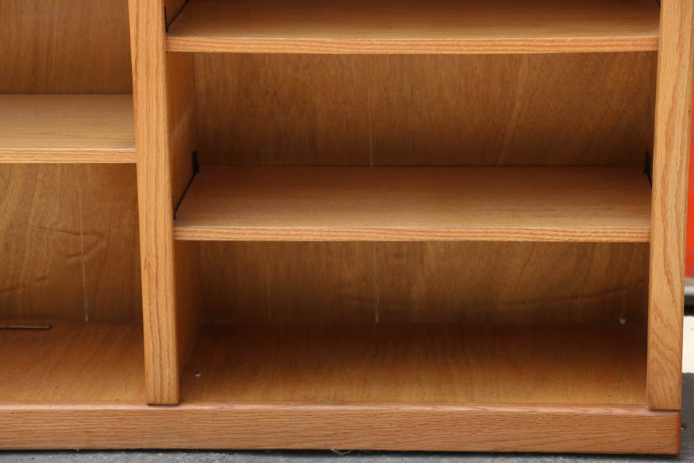 White Oak Bookcase | EBTH