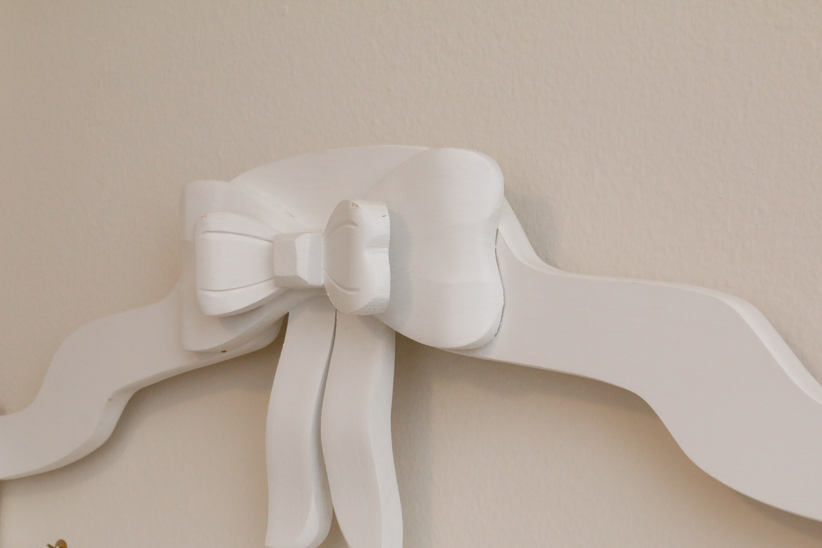 White Wooden Wall Rack | EBTH