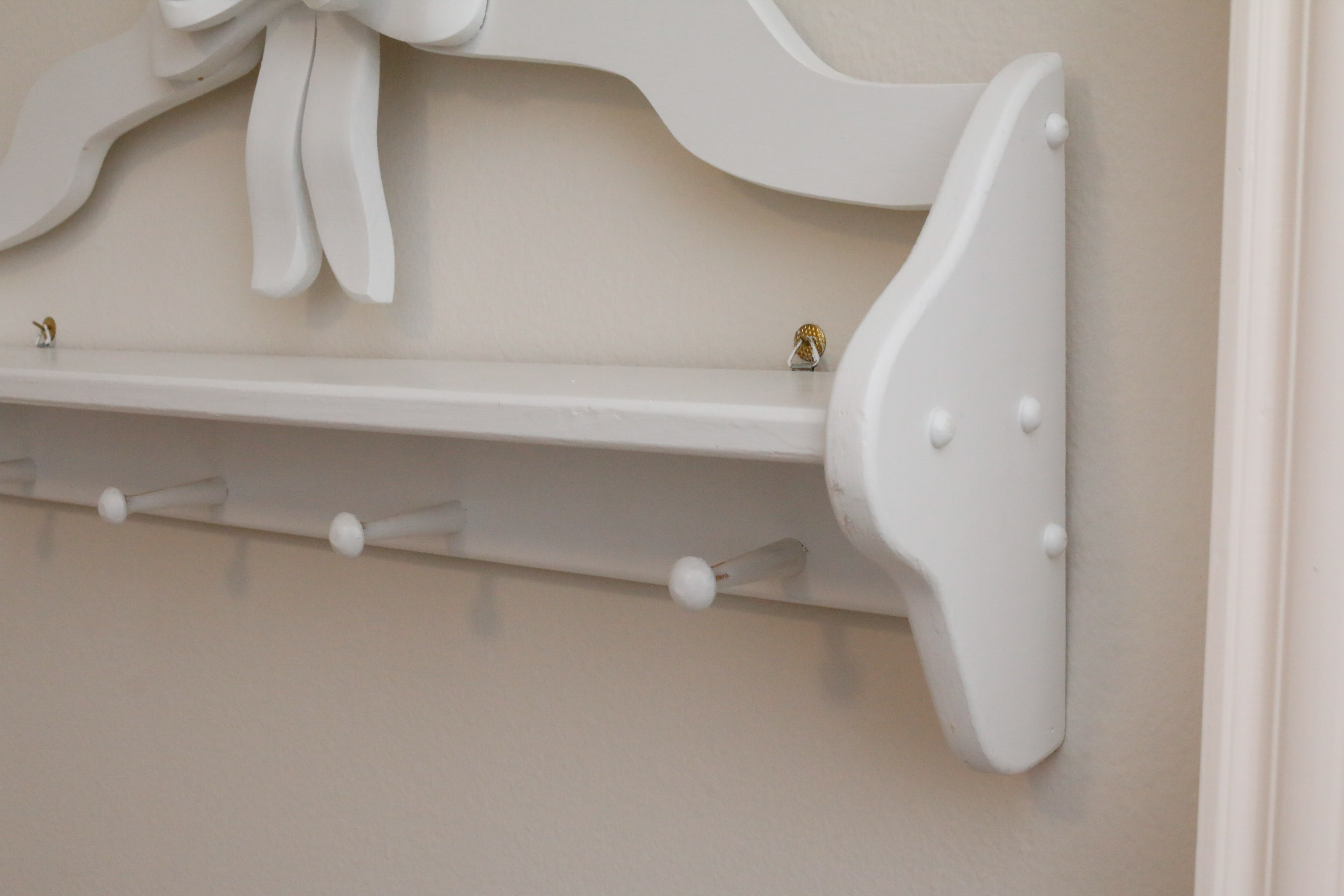 White Wooden Wall Rack | EBTH