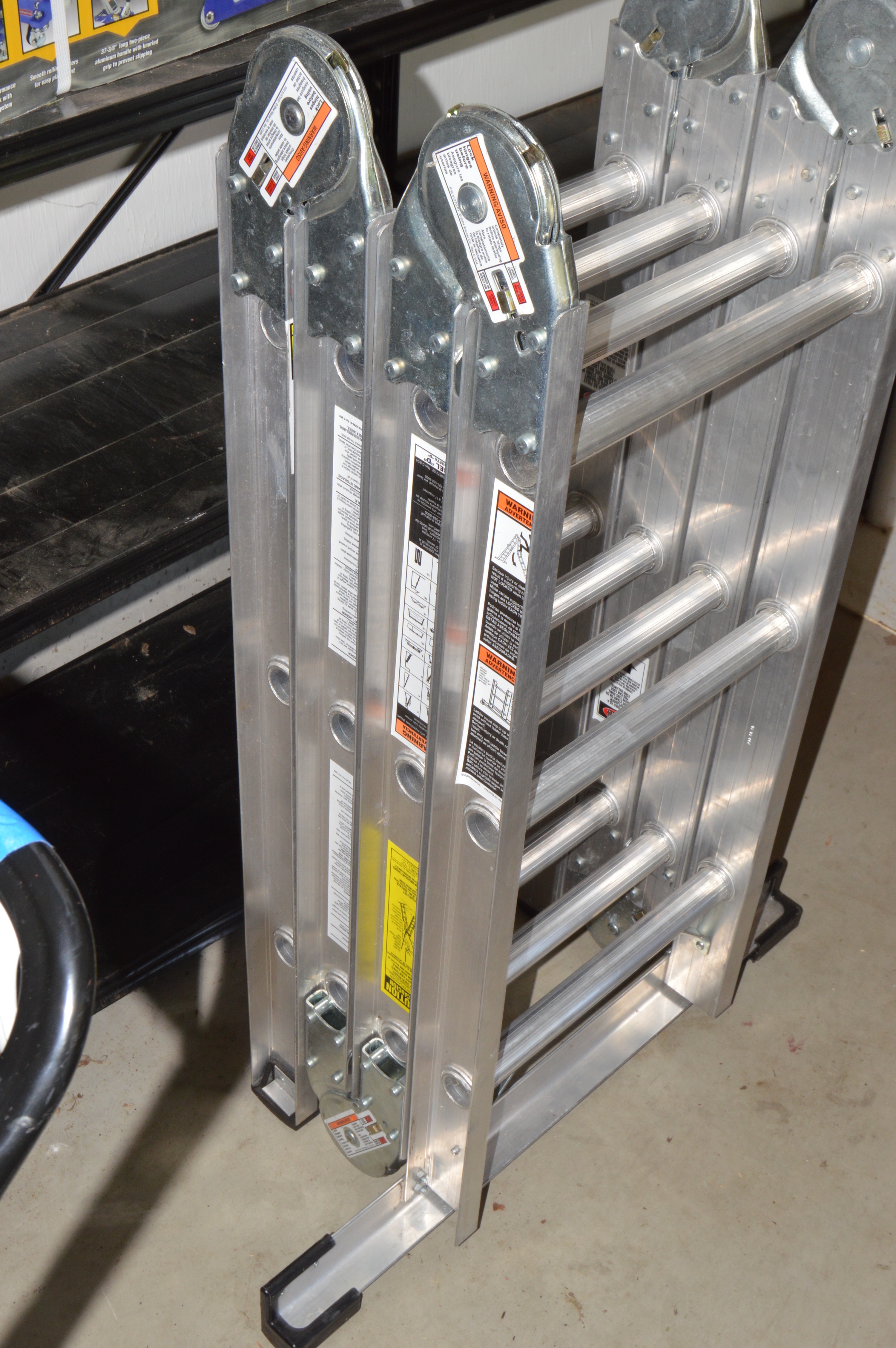 Convertible 12' Extension Ladder and Ladder Stabilizer by Werner | EBTH