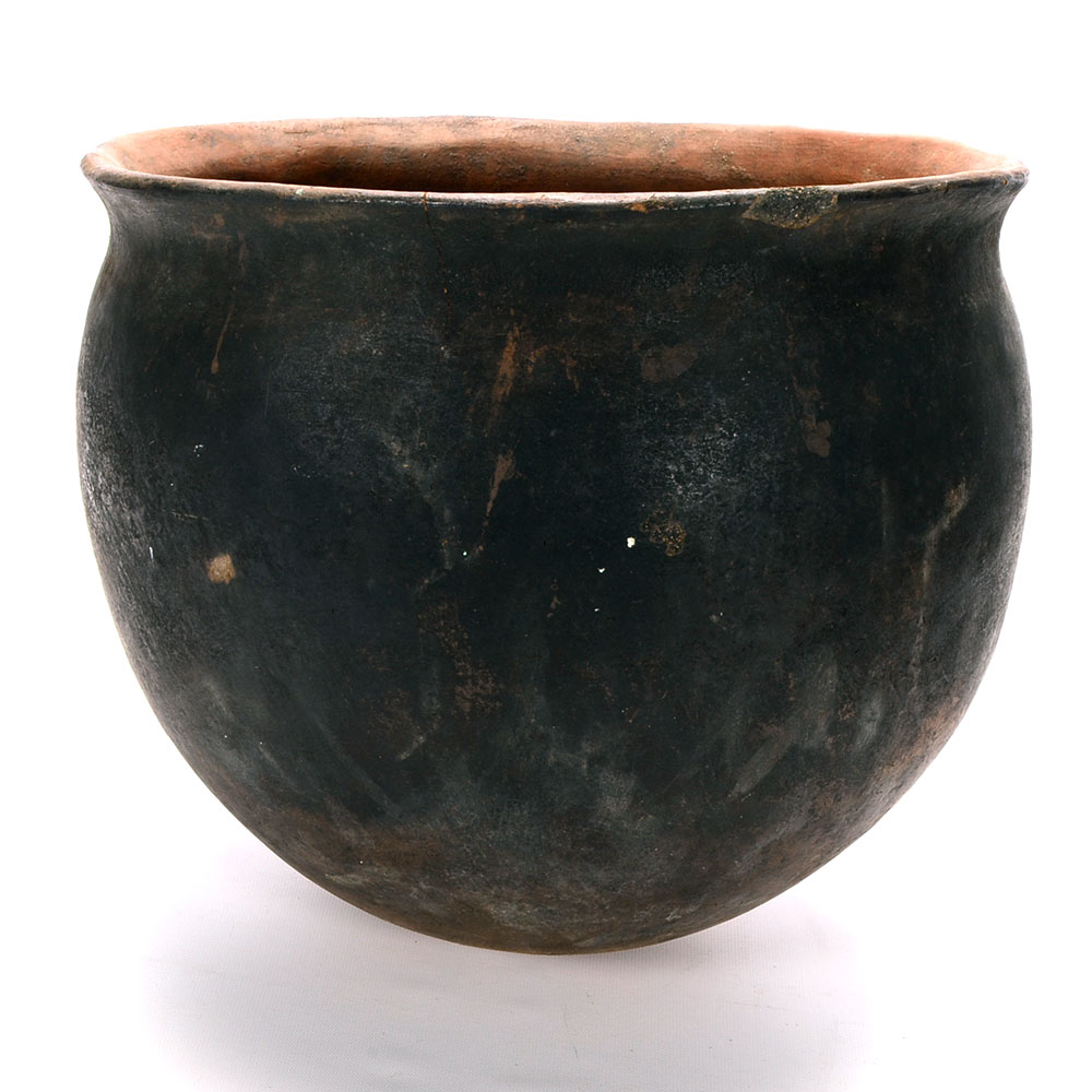 Large Tribal Clay Pot | EBTH