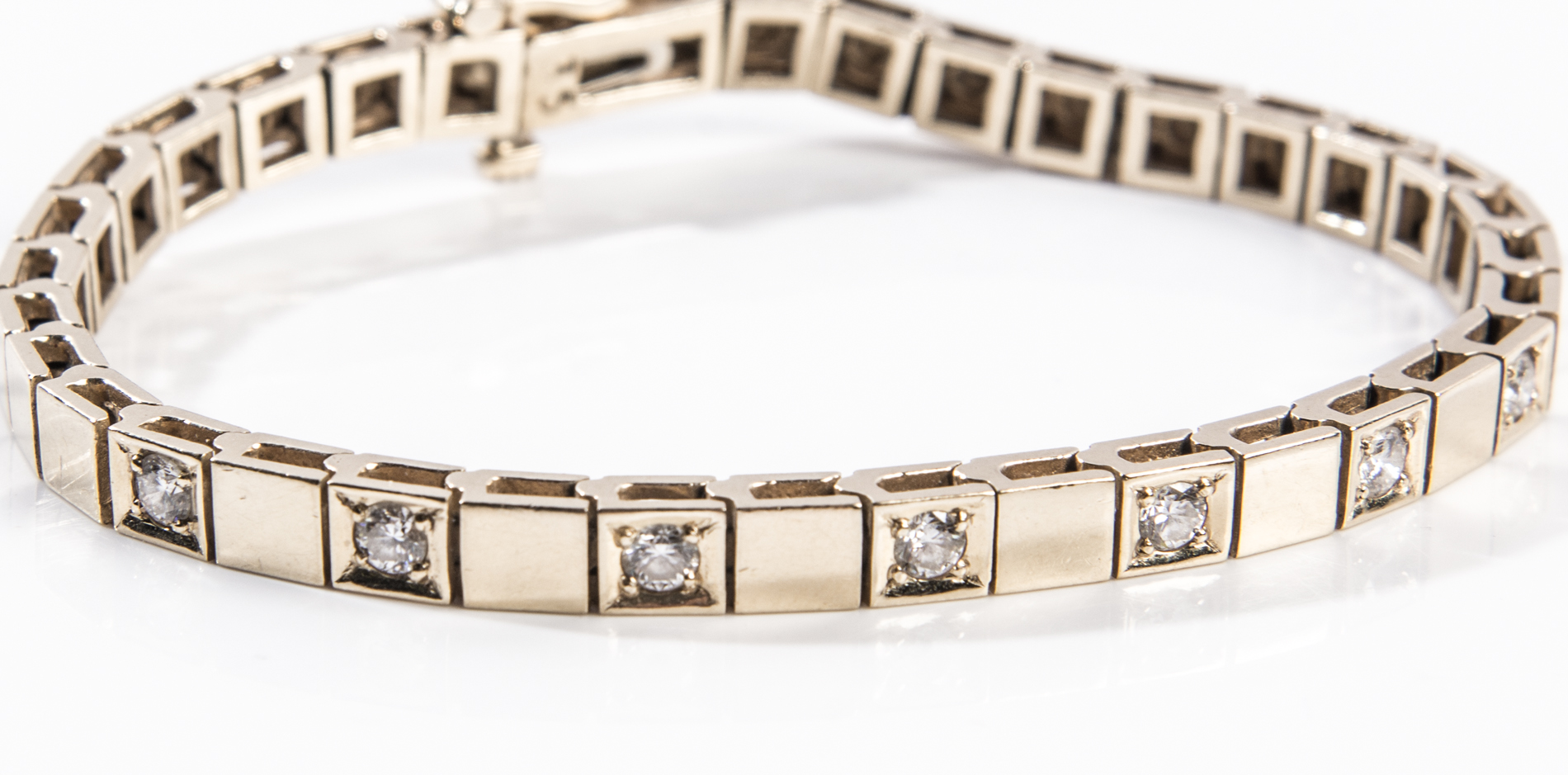 14K Yellow Gold Square -Link Diamond Bracelet | EBTH