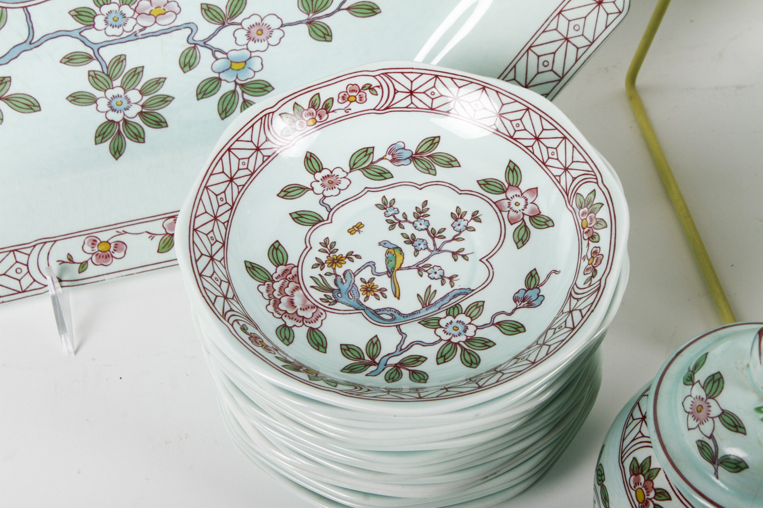 Set of Vintage Adams Calyx Ware "Singapore Bird" | EBTH