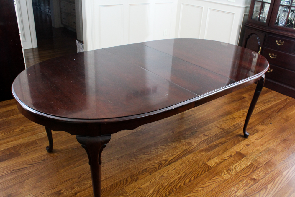 Queen Anne Style Cherry Dining Table | EBTH