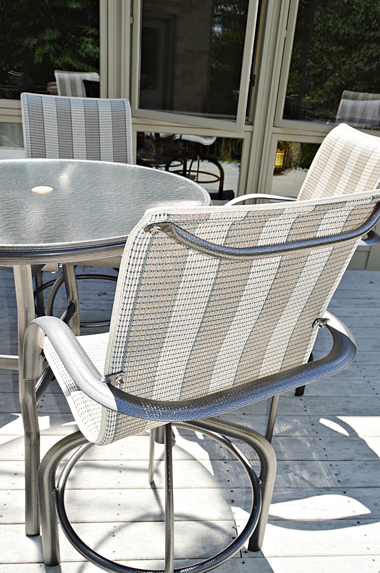 Homecrest Patio Table and Five Chairs | EBTH