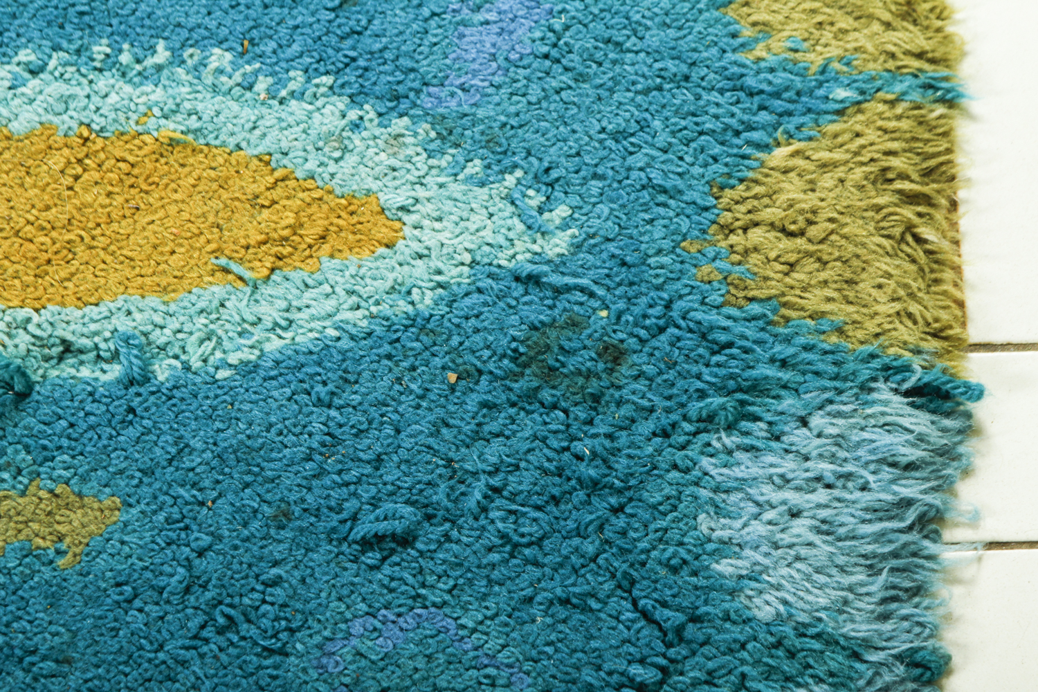 Vintage Cynthia Sargent Hooked Round Rug | EBTH