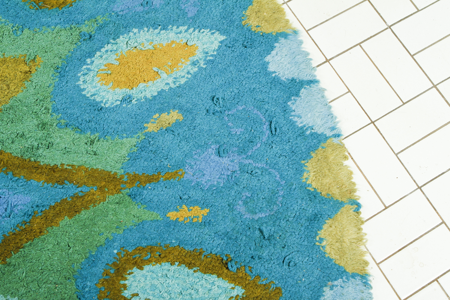 Vintage Cynthia Sargent Hooked Round Rug | EBTH