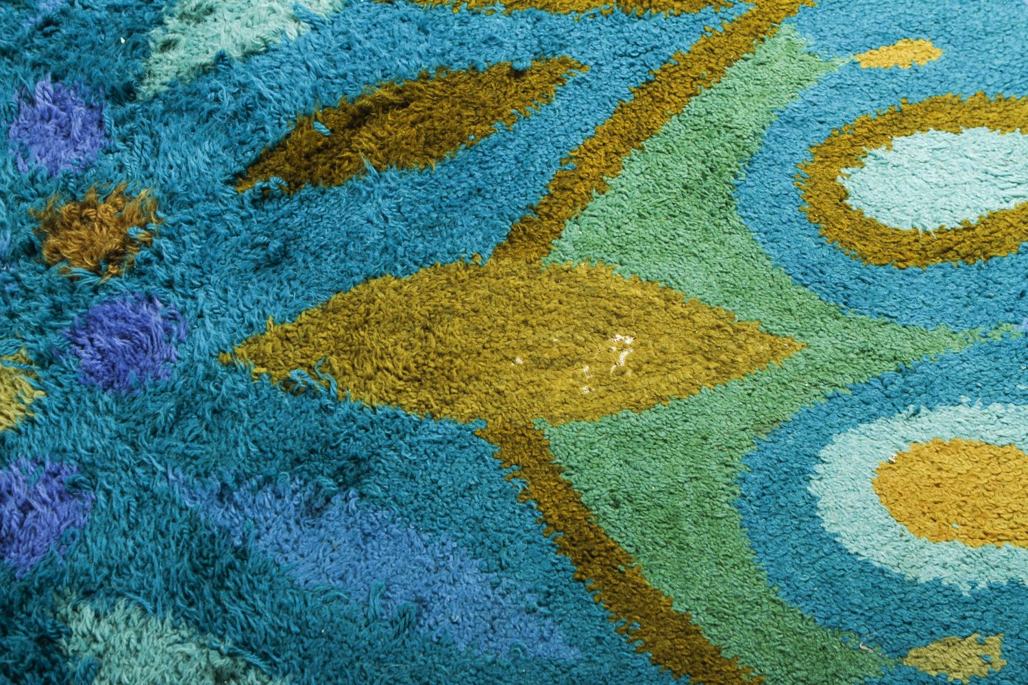 Vintage Cynthia Sargent Hooked Round Rug | EBTH