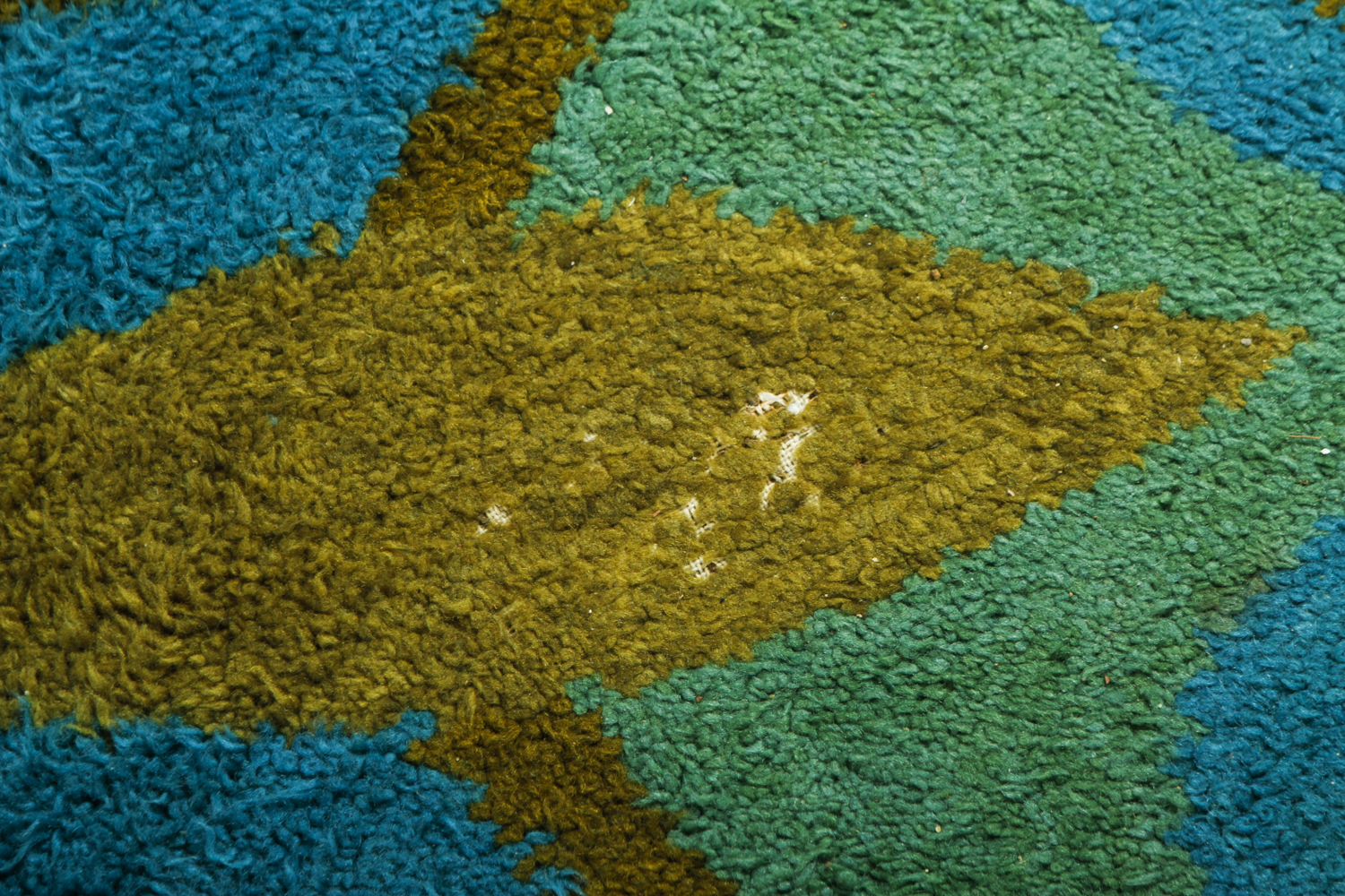 Vintage Cynthia Sargent Hooked Round Rug | EBTH