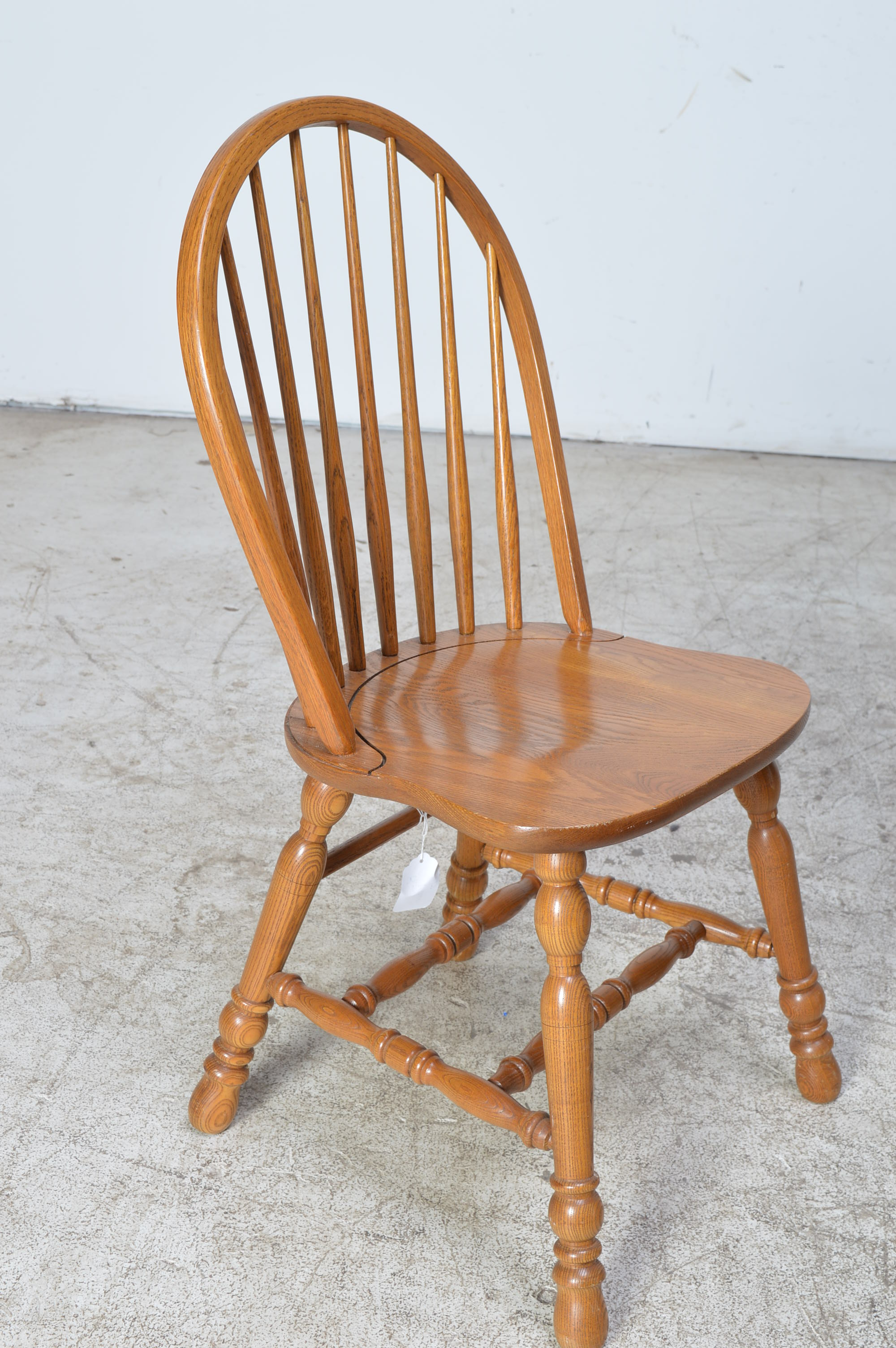 Cochrane Furniture Oak Table and Six Windsor Style Chairs | EBTH