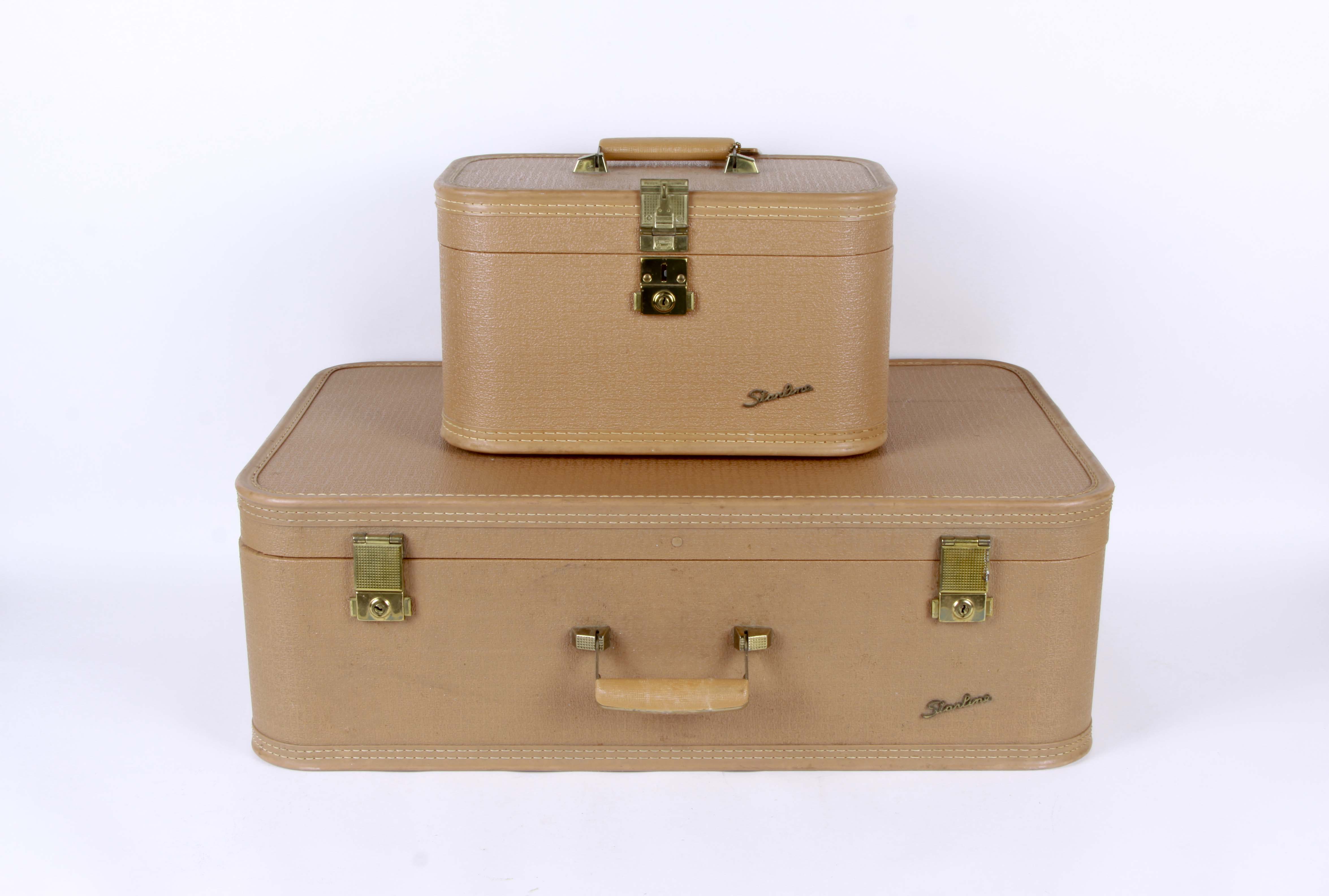 Vintage Suitcase Set by Starline | EBTH