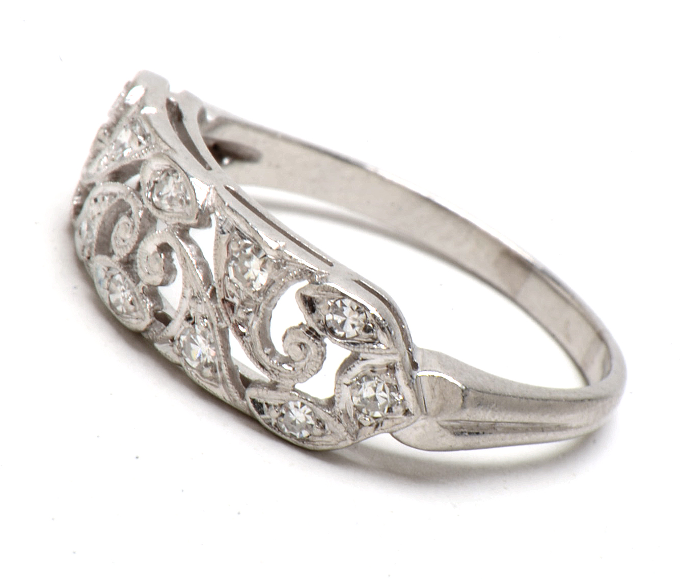 Vintage Platinum Diamond Openwork Floral Ring | EBTH