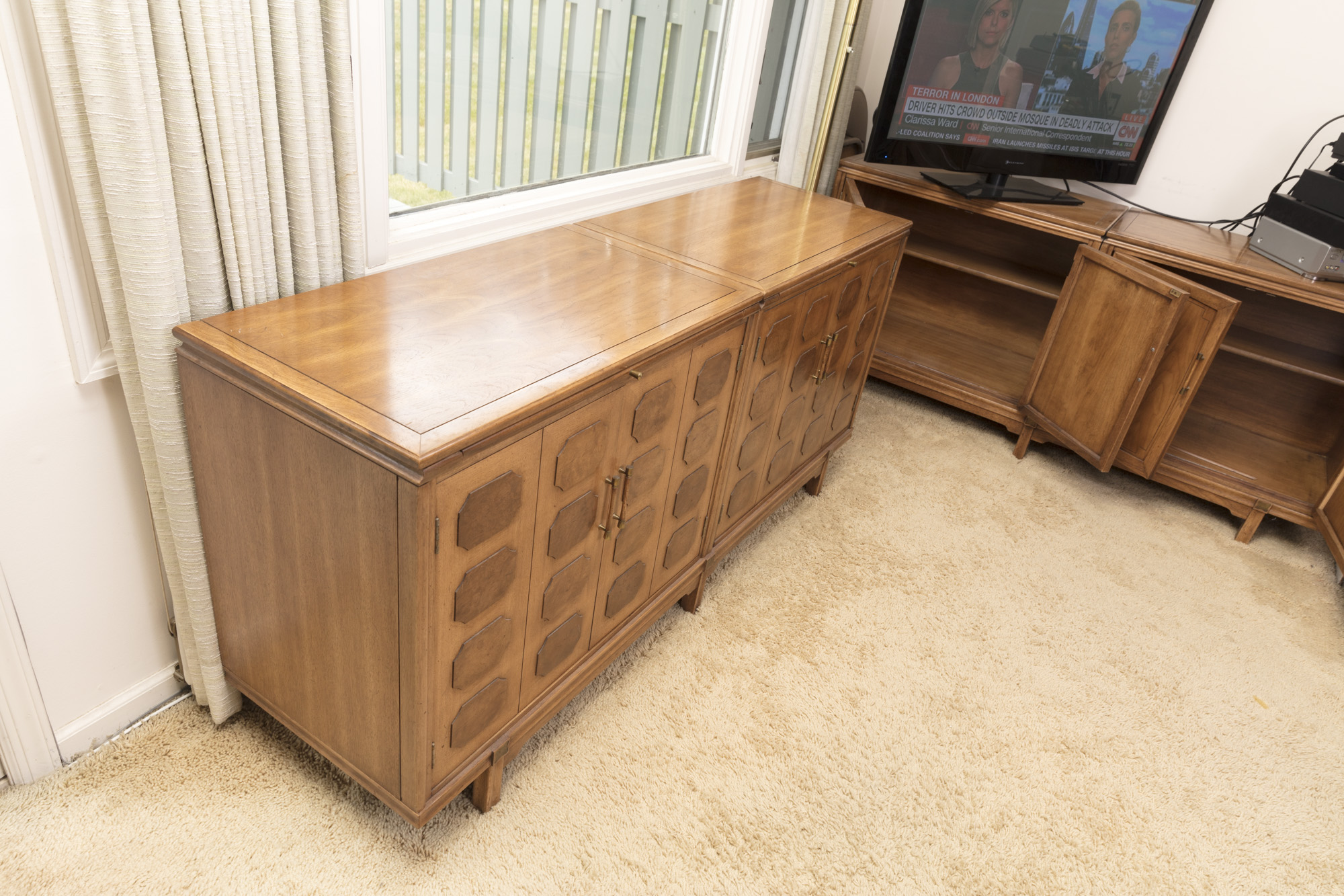 Mid Century Modern "Tamerlane" Sideboard by Thomasville | EBTH