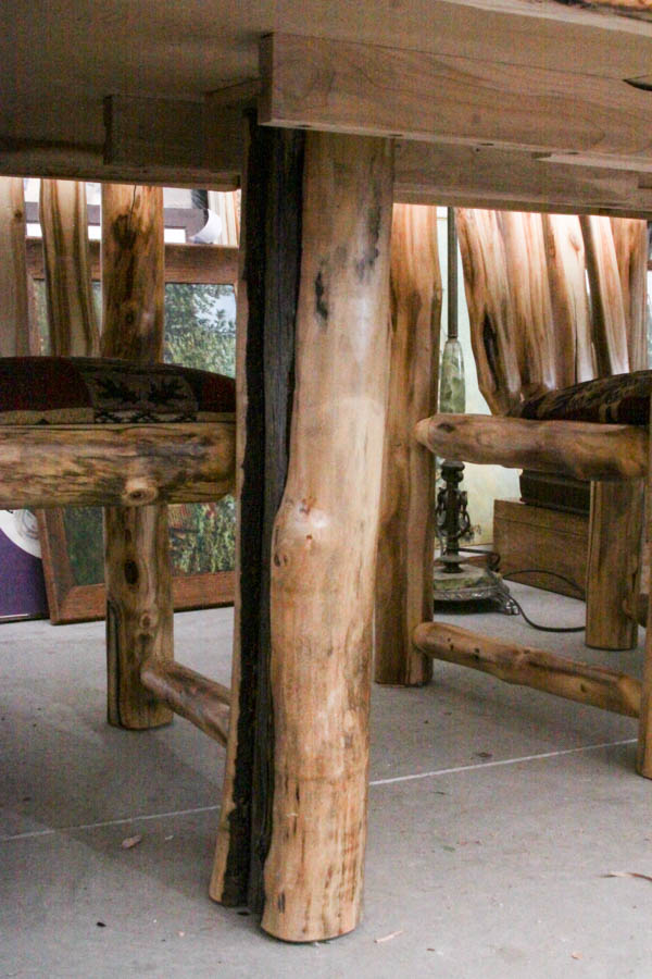 Log Cabin Style Dining Set | EBTH