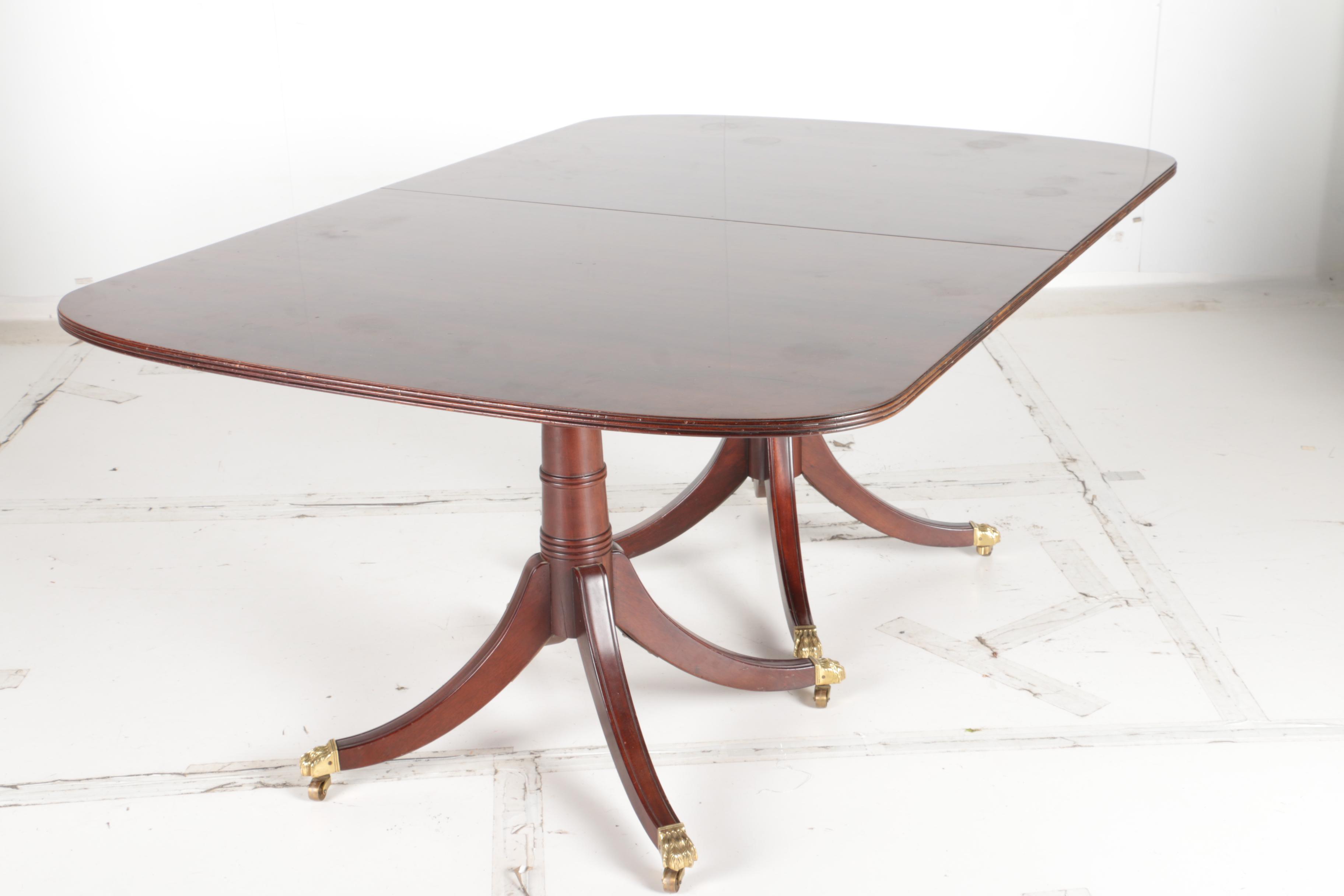 Federal Style Dining Table by Stickley Furniture | EBTH