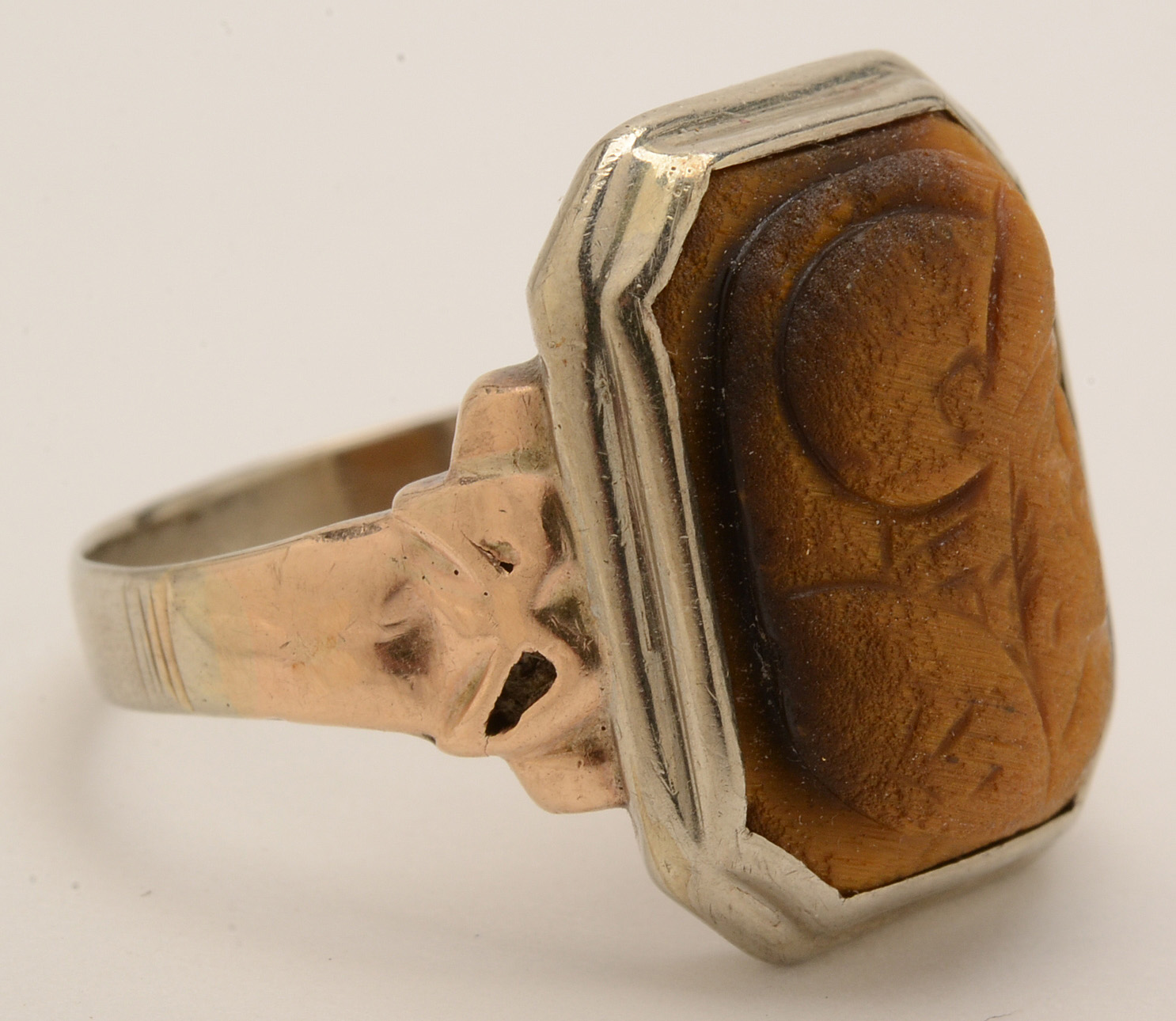 Vintage 10K Two Tone Gold Carved Tiger's Eye Cameo Ring | EBTH