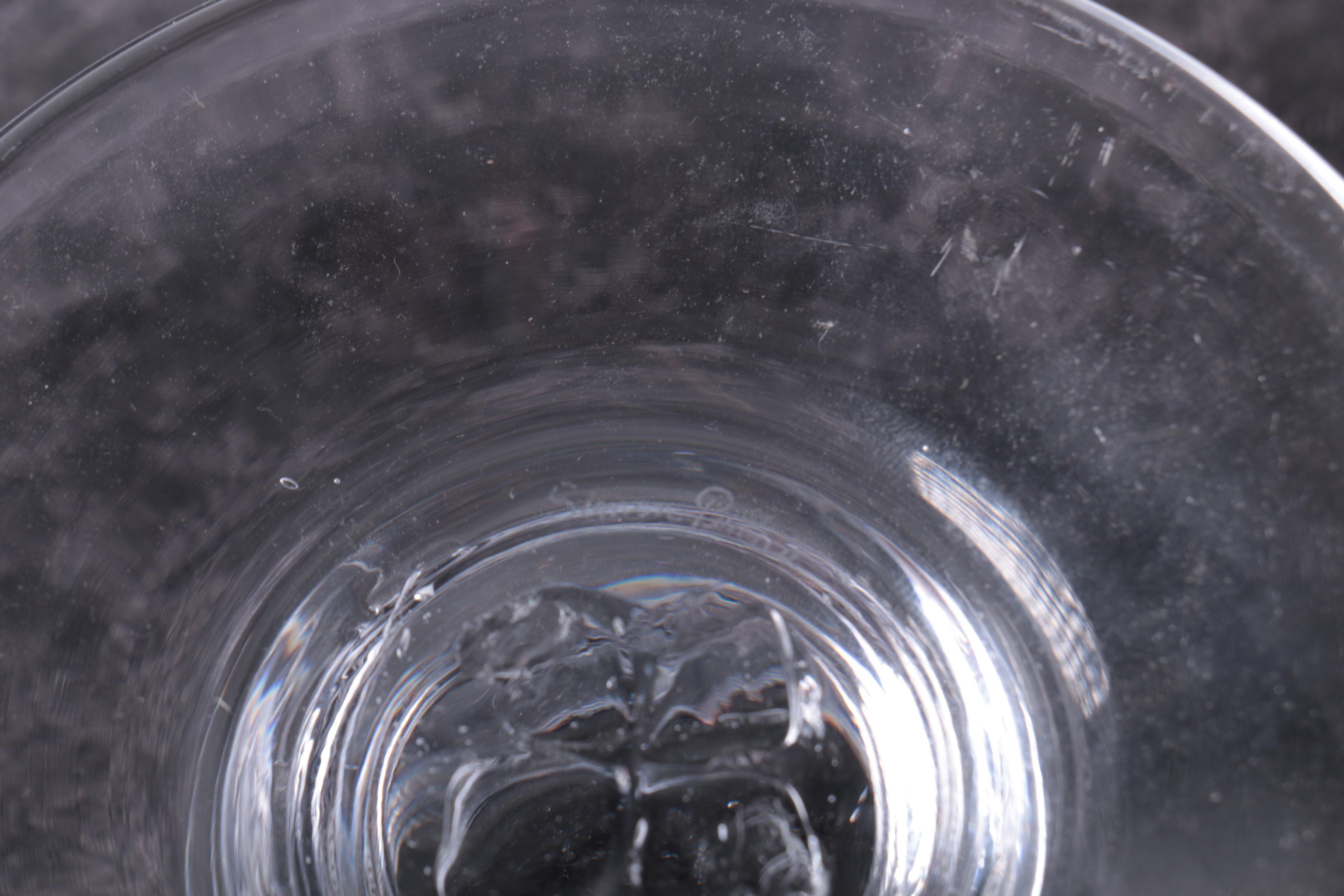 Simon Pearce Signed Hand Blown Cake Stand | EBTH