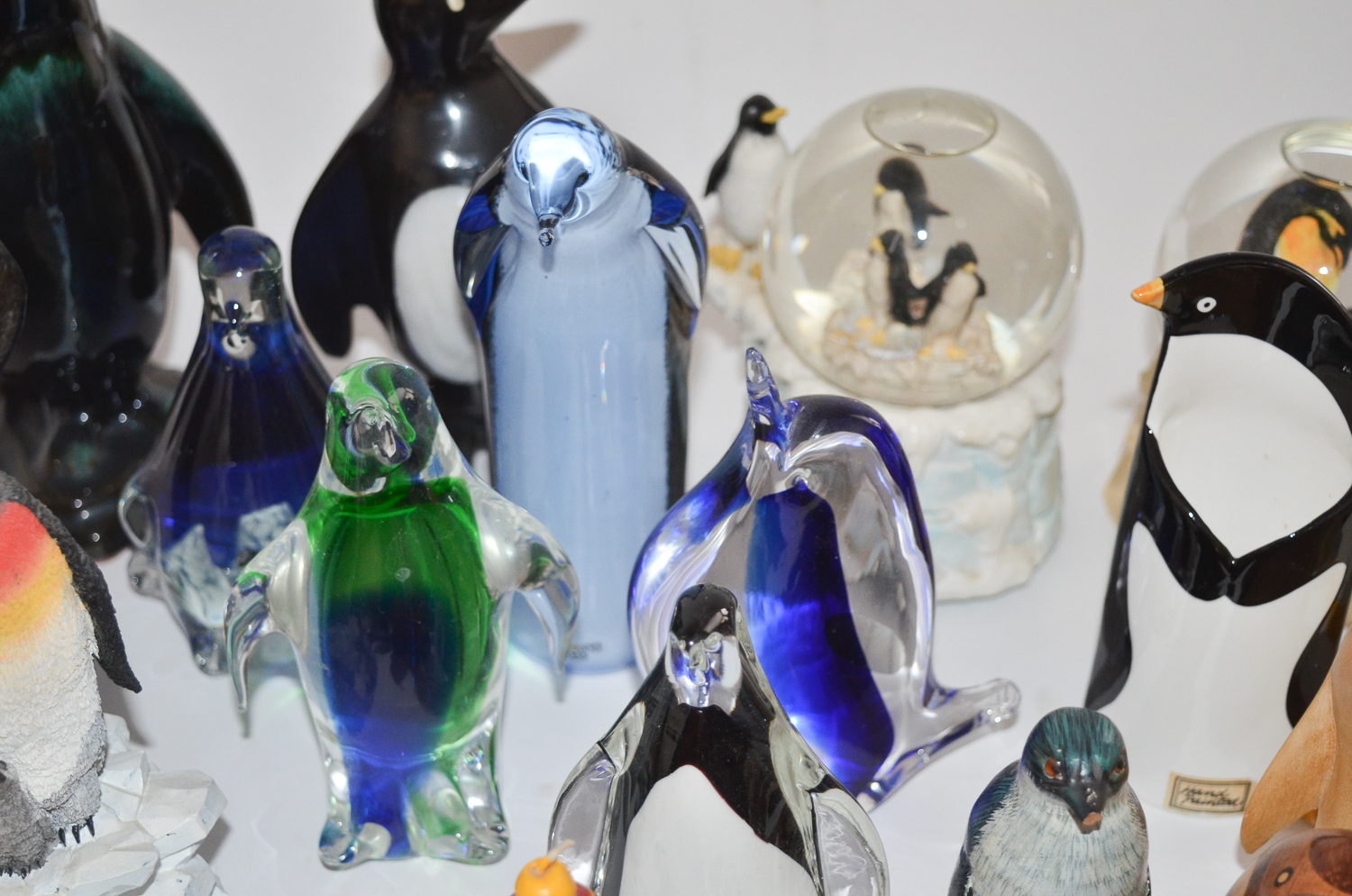Collection of Penguin Figurines and Penguin Themed Decor | EBTH