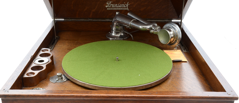 Brunswick Model 210 Oak Phonograph with Records | EBTH