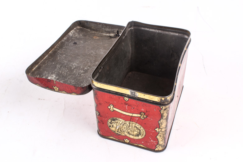 Vintage and Antique Russian Tin Tea Boxes | EBTH