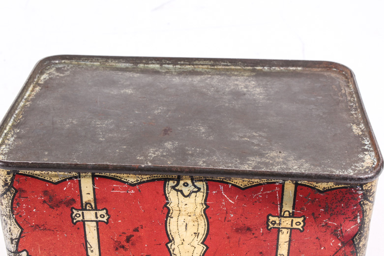 Vintage and Antique Russian Tin Tea Boxes | EBTH