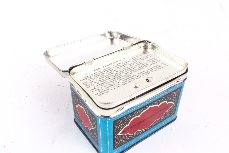Vintage and Antique Russian Tin Tea Boxes | EBTH