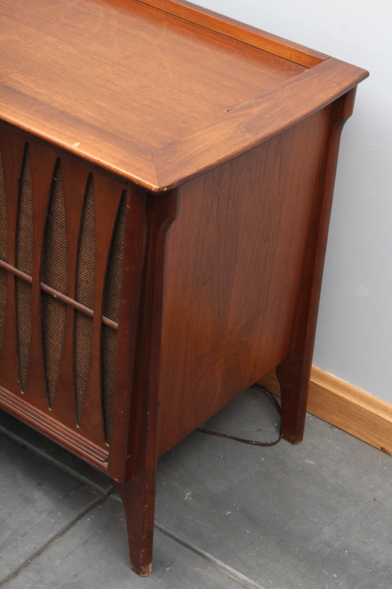 Mid Century Modern RCA Victor Victrola Stereo Console | EBTH