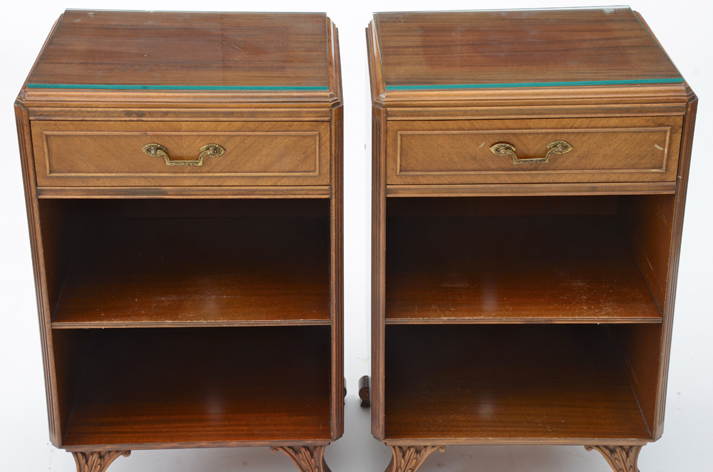 Pair of Vintage Mahogany Nightstands by Rway | EBTH