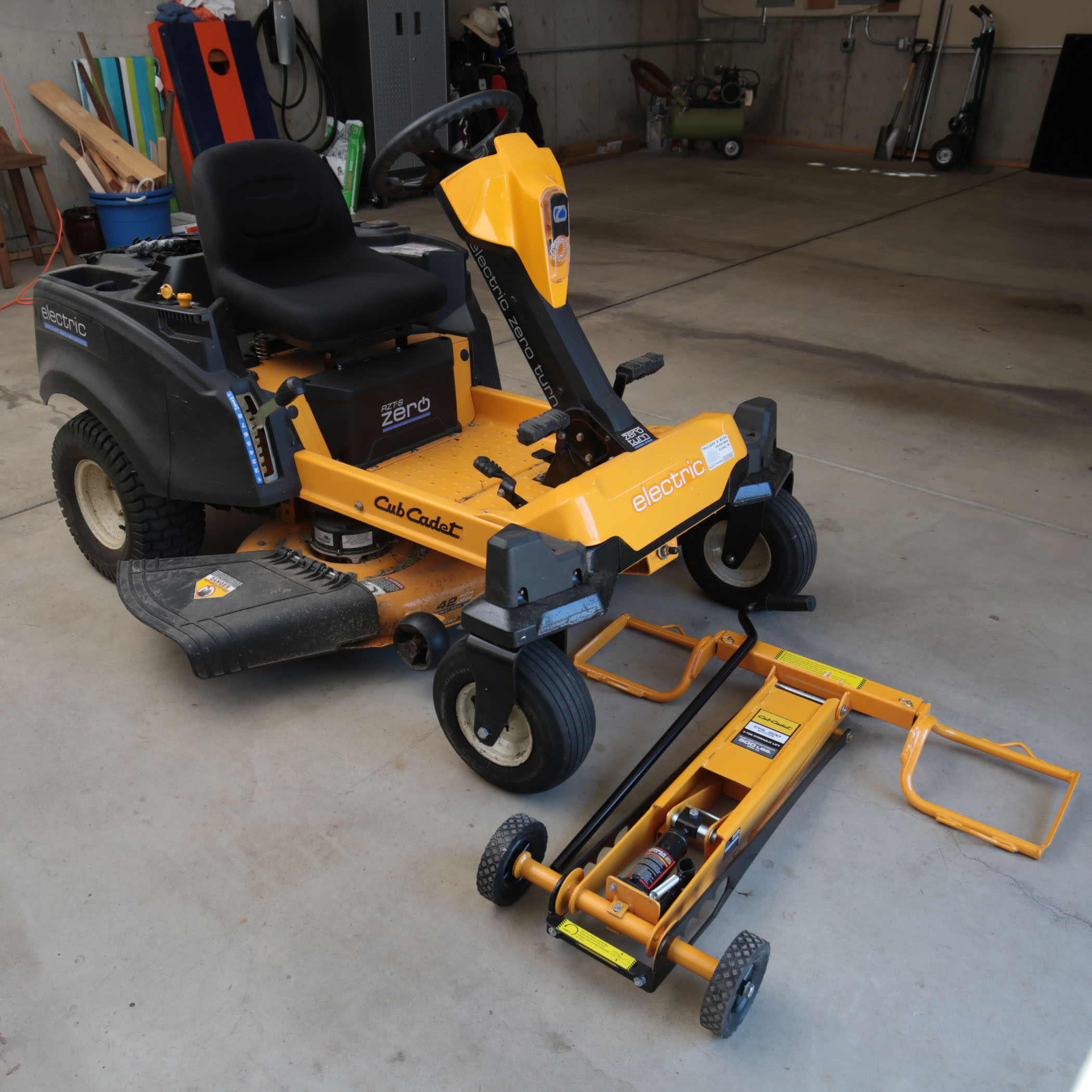 Cub Cadet Electric 42-Inch Riding Mower | EBTH
