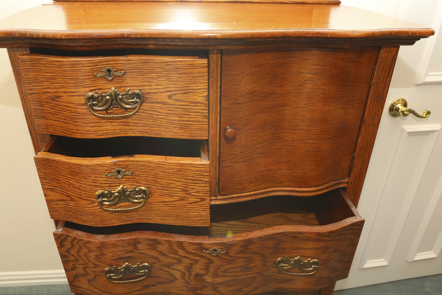 Vintage Victorian Oak Chifferobe | EBTH