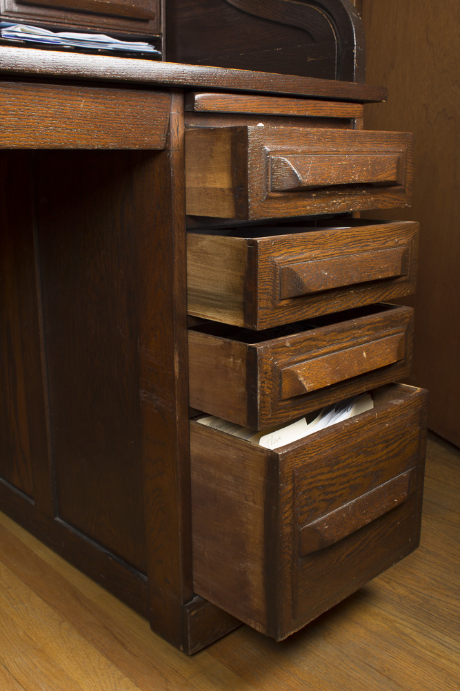 Vintage Dark Stained Oak Roll Top Desk | EBTH