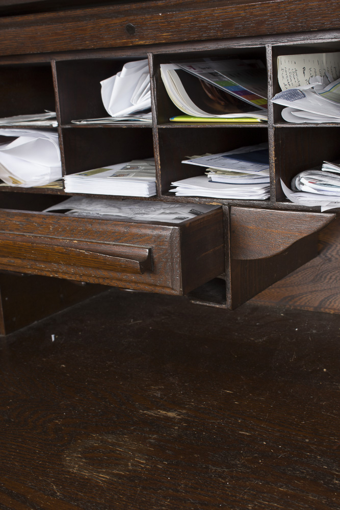 Vintage Dark Stained Oak Roll Top Desk | EBTH