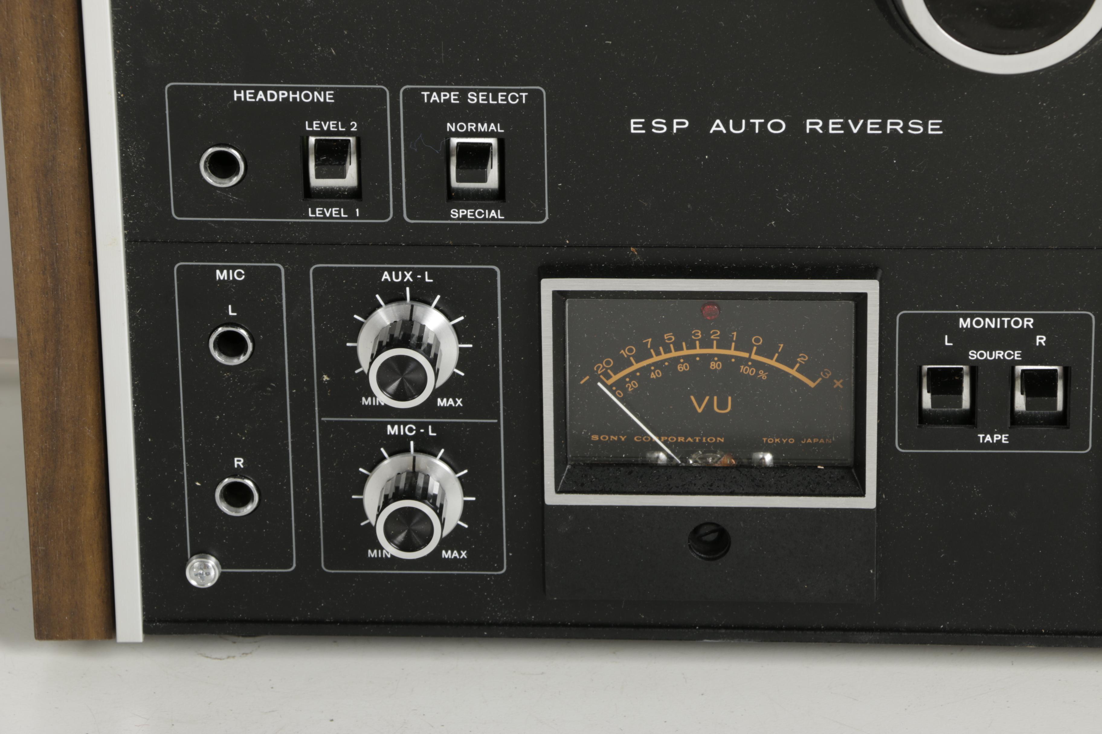 Vintage Sony Deluxe Reel-to-Reel Tape Recorder | EBTH