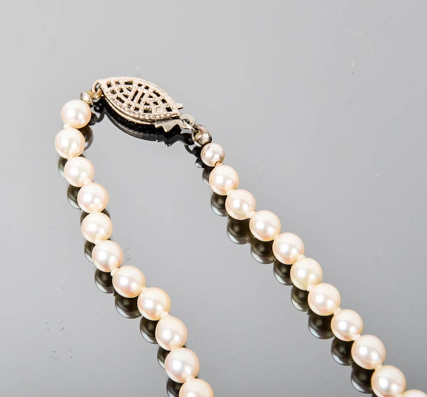 Vintage Graduated Freshwater Pearl Necklace With Sterling Silver Clasp
