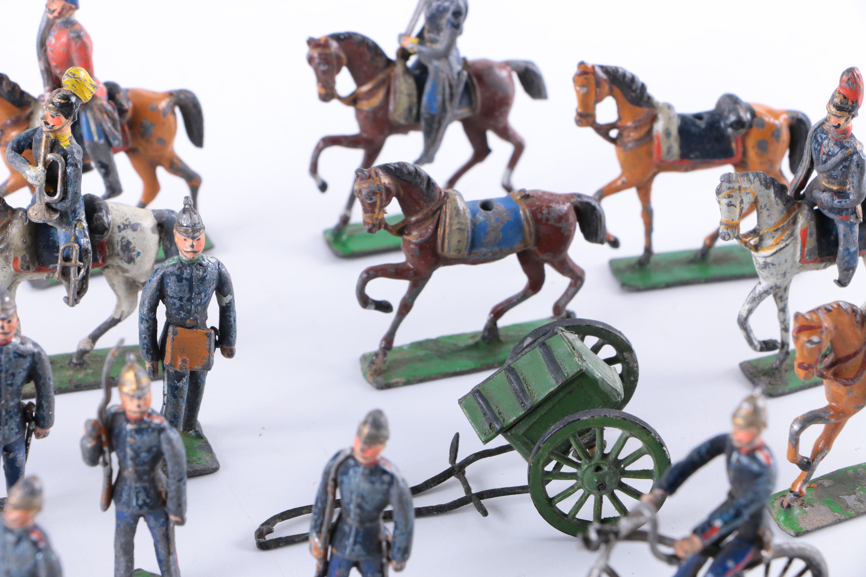 Vintage Cast Toy Soldiers | EBTH