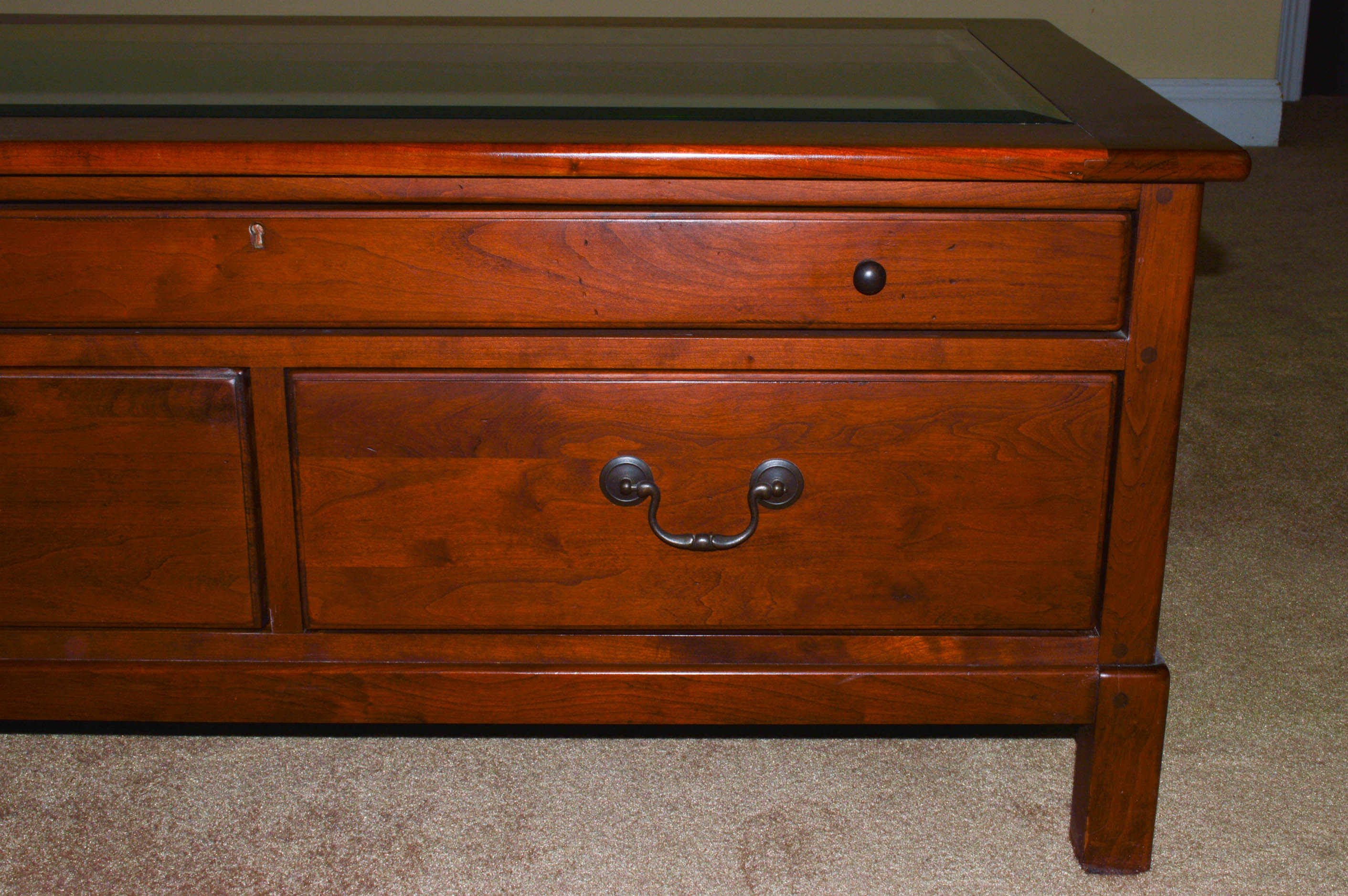 Lexington "Bob Timberlake" Collection Display Table | EBTH