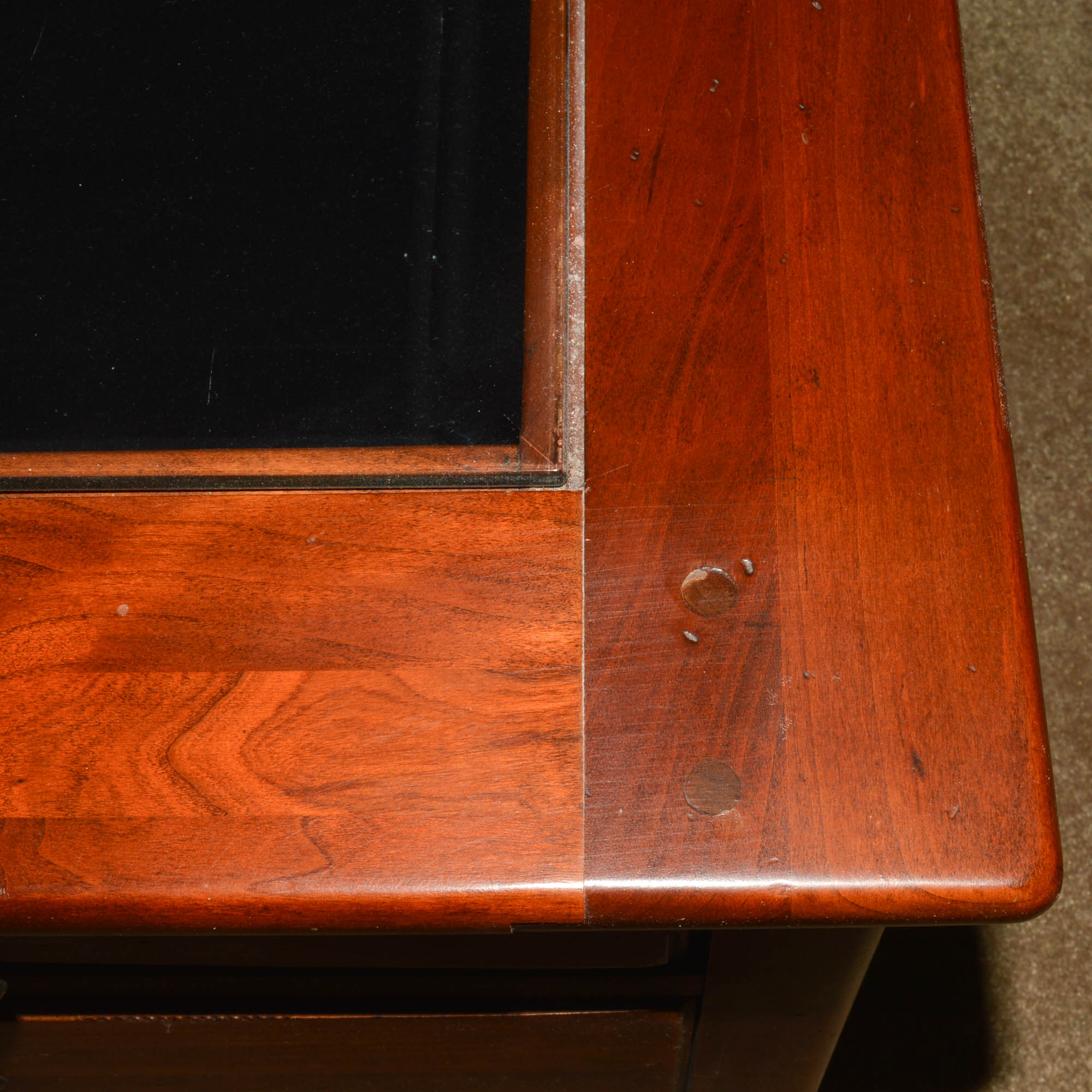 Lexington "Bob Timberlake" Collection Display Table | EBTH